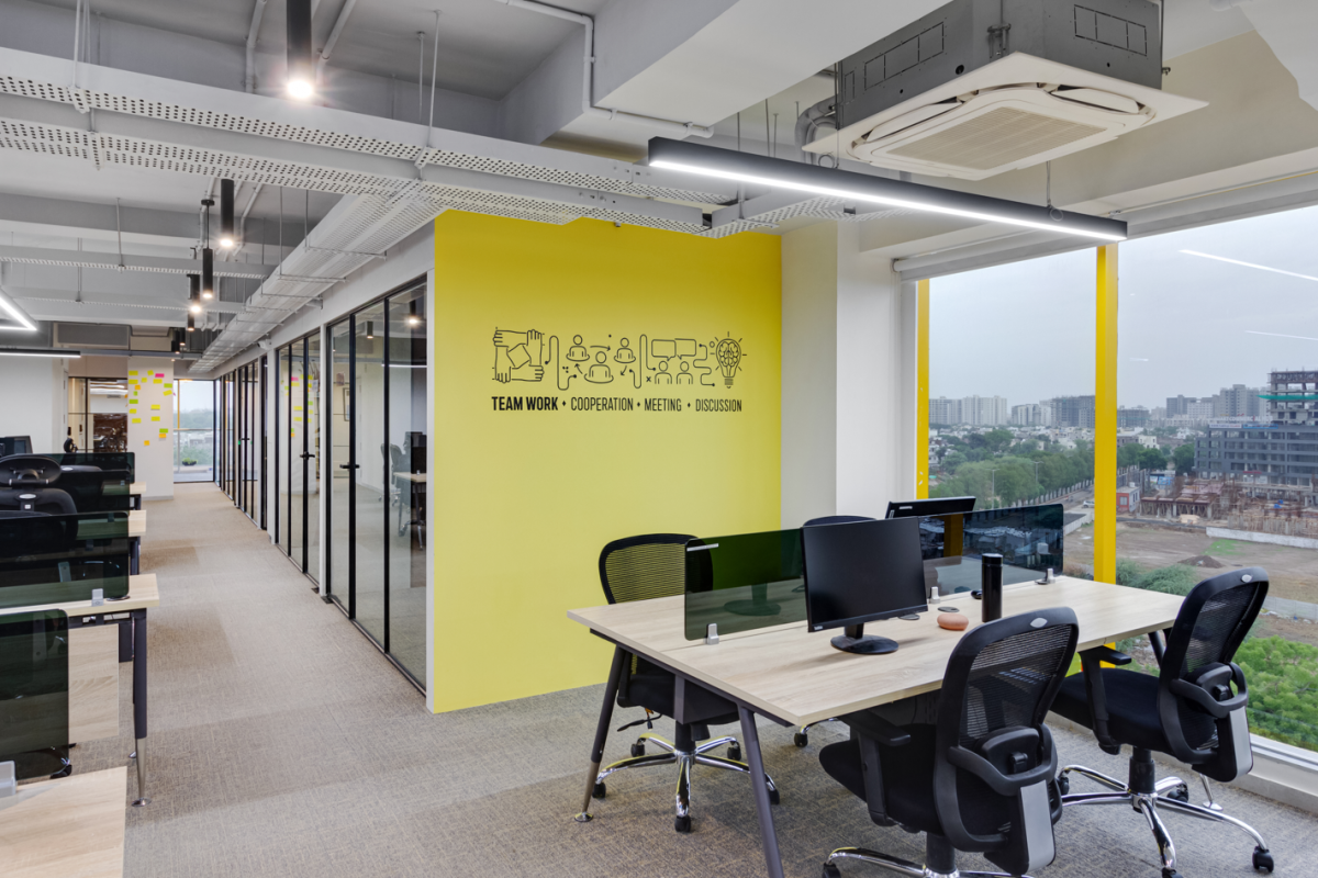 The IT Office Interior Design Creates a Dynamic and Cohesive ...