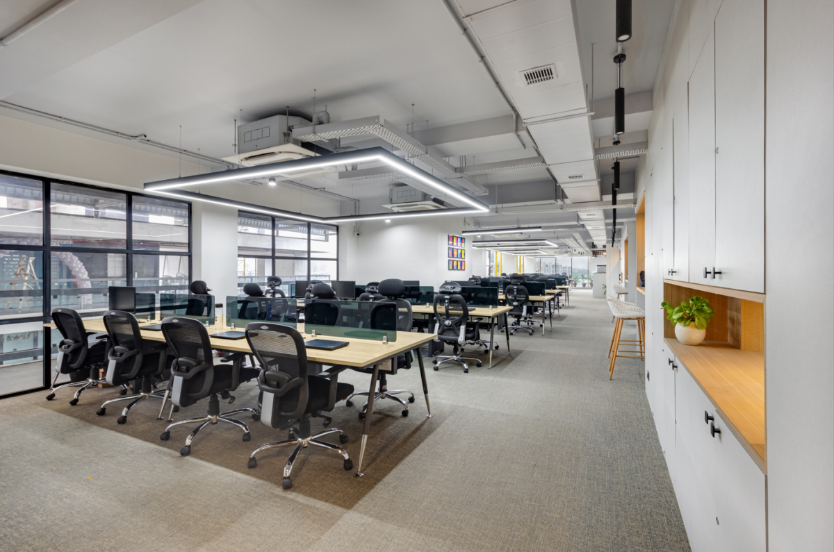 The IT Office Interior Design Creates a Dynamic and Cohesive ...