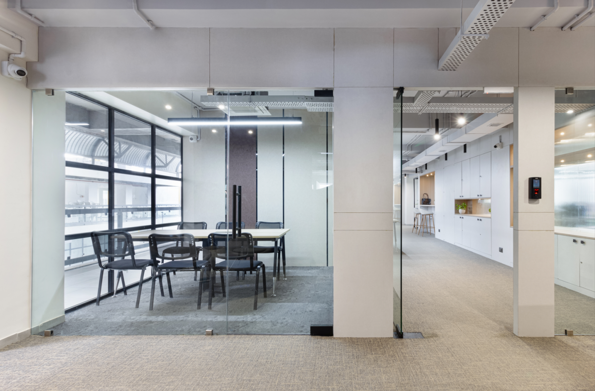 The IT Office Interior Design Creates a Dynamic and Cohesive ...