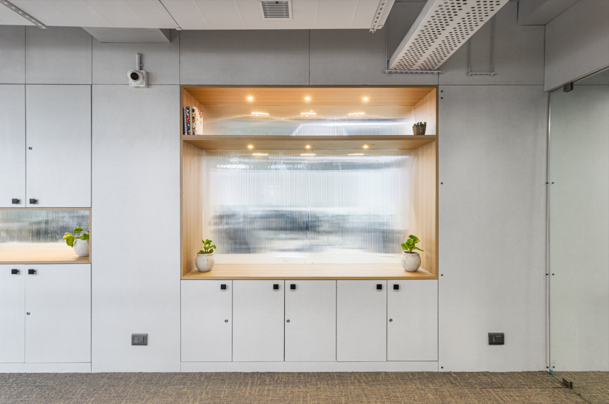 The IT Office Interior Design Creates a Dynamic and Cohesive ...