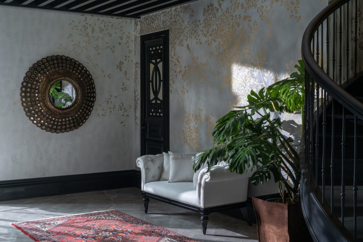 Magnificent Duplex in Mumbai Portrays a Fable of Artistic Interior ...