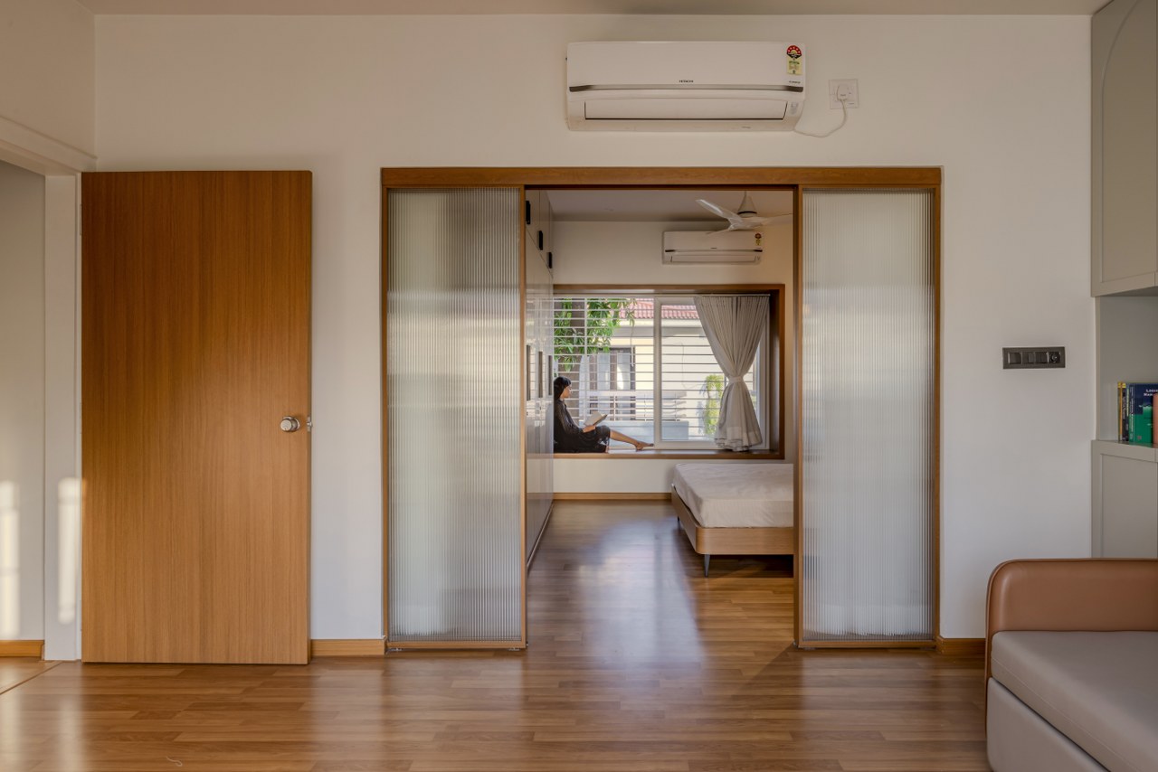 The Design of this Bungalow Goes From Inward to one that Embraces ...