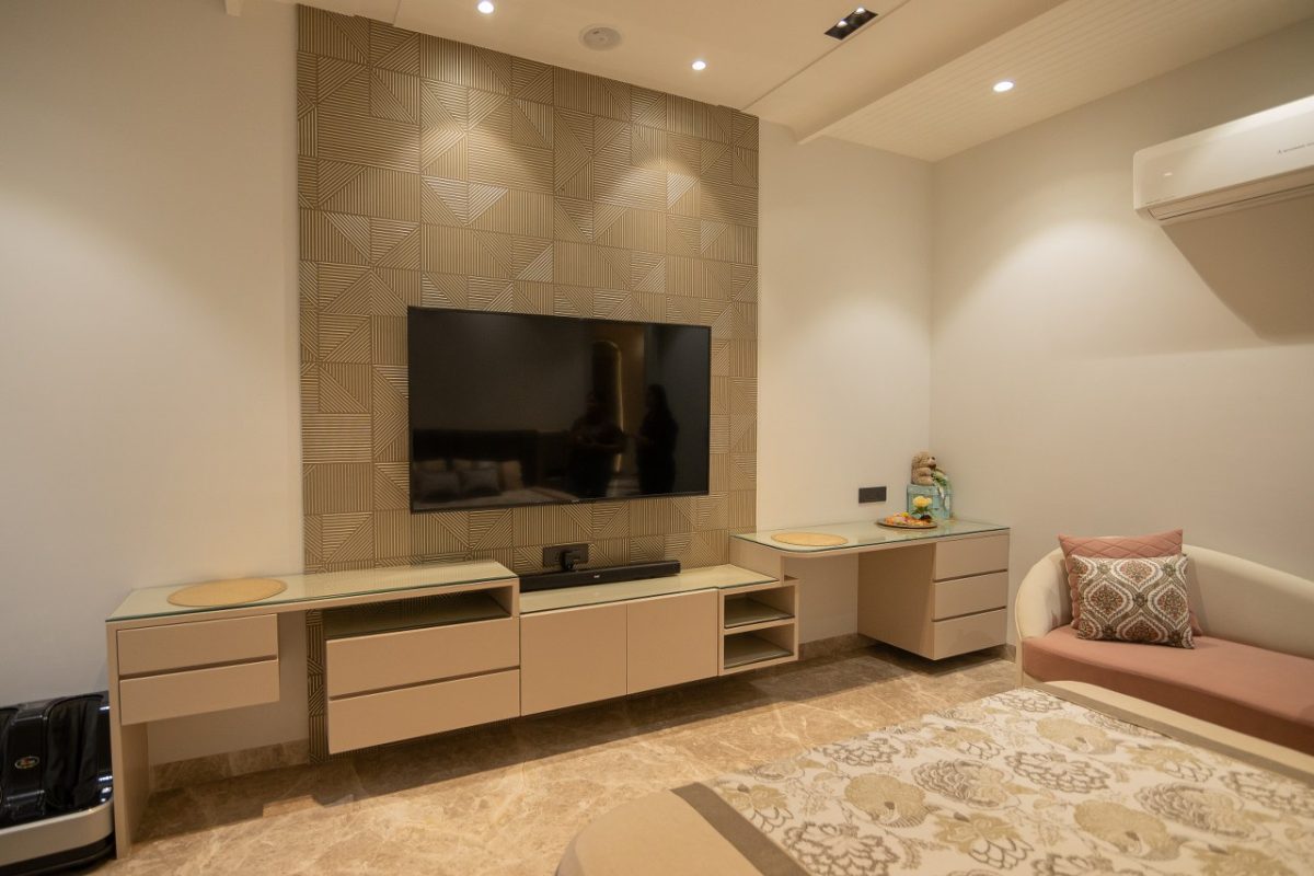 This Three Generation House has a Warm and Cozy Material Palette ...