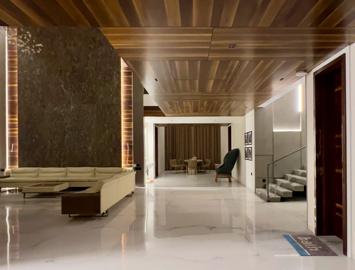 This Classy Modern Bungalow Design is in Thane | GroupARC Architects ...
