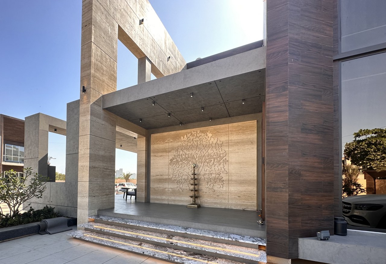 This Classy Modern Bungalow Design is in Thane | GroupARC Architects ...