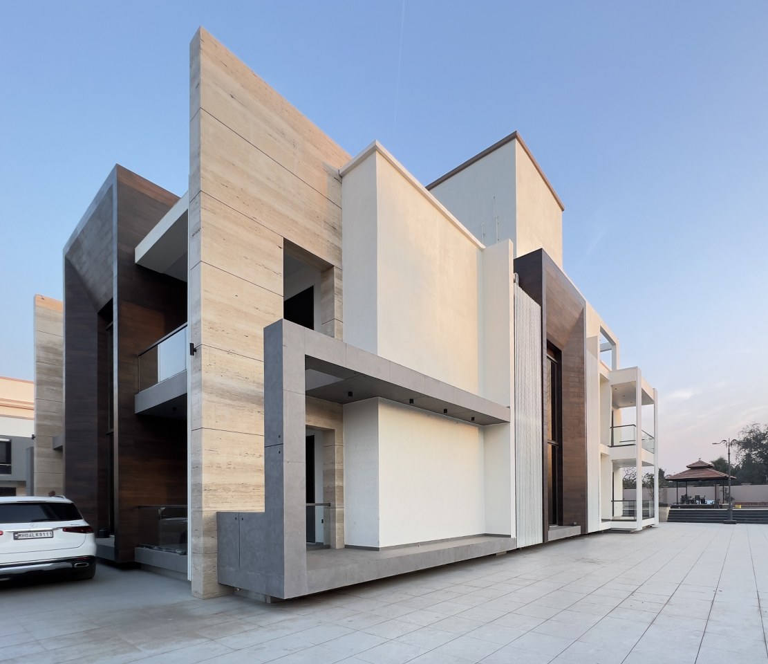 This Classy Modern Bungalow Design is in Thane | GroupARC Architects ...