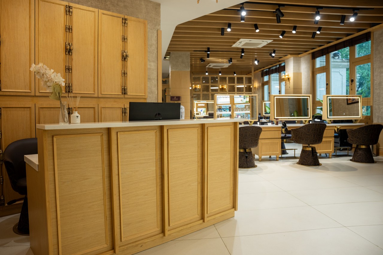 This Modern Salon is a Sanctuary of Luxury and Comfort | Studio Suba