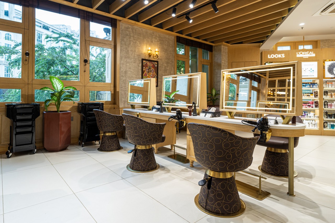 This Modern Salon is a Sanctuary of Luxury and Comfort | Studio Suba