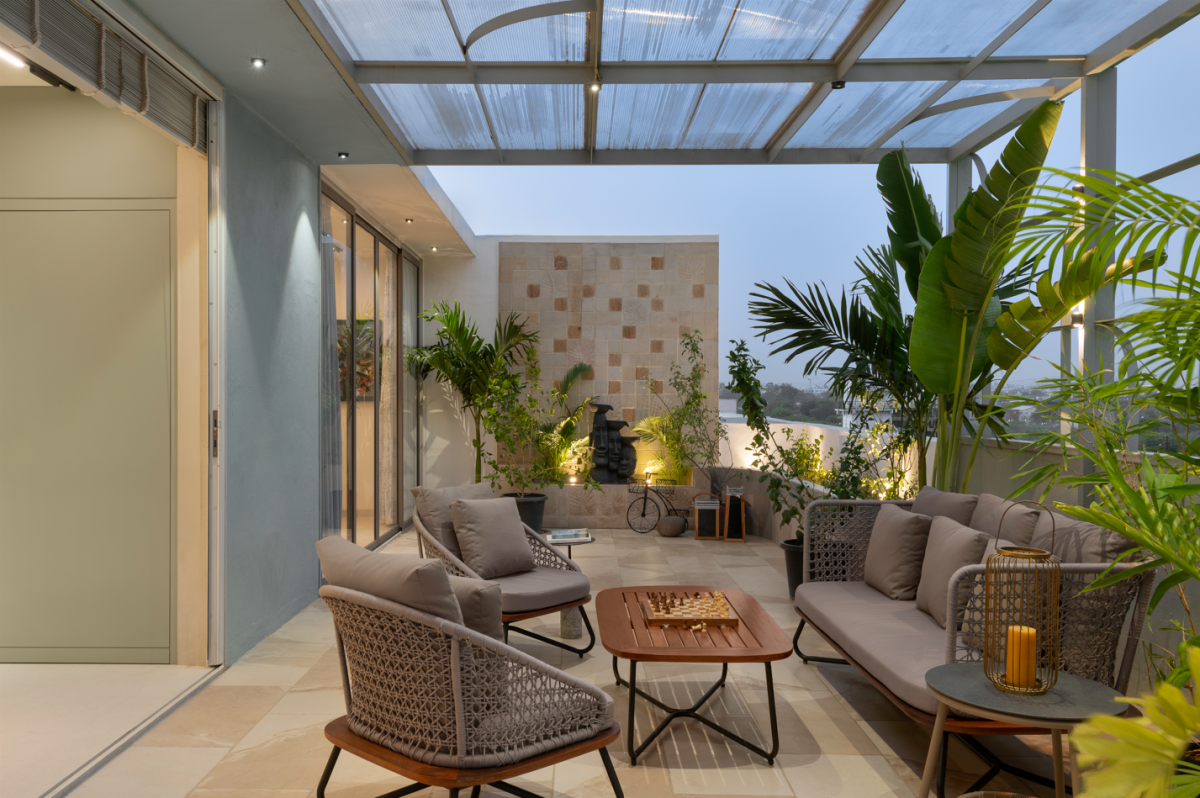 This Pent House Design Creates an Ambience of a Bungalow in an ...