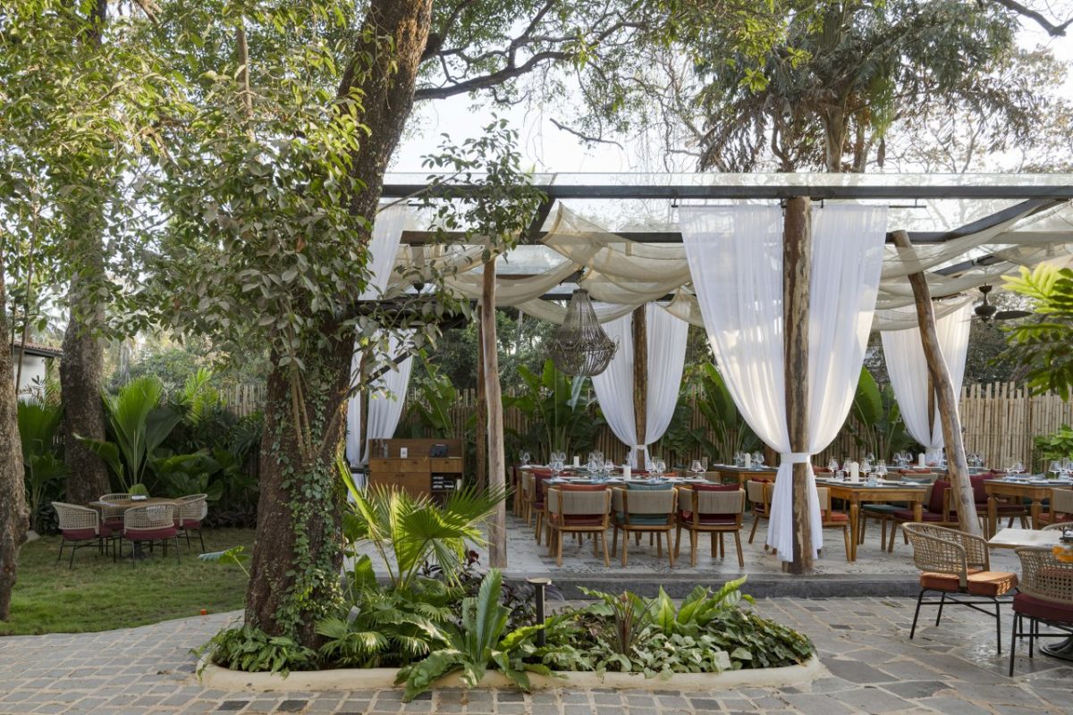This Restaurant Breathes Life into a 200 Year Old Portuguese Villa ...
