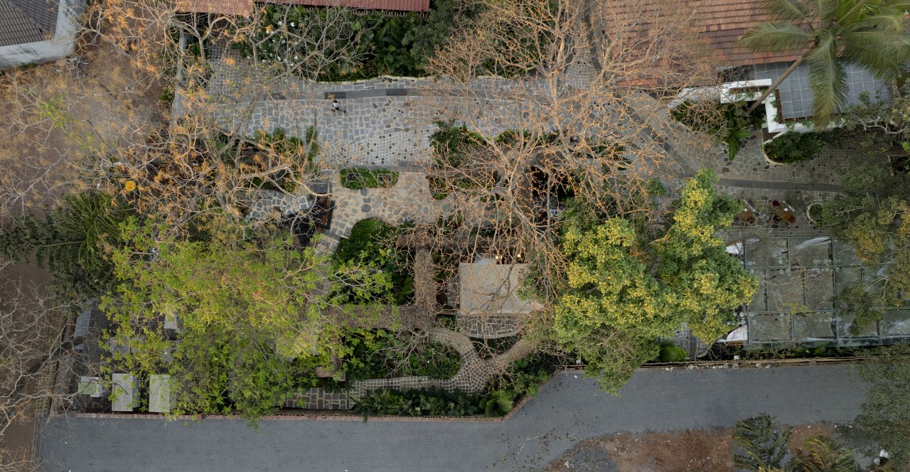 This Restaurant Breathes Life into a 200 Year Old Portuguese Villa ...