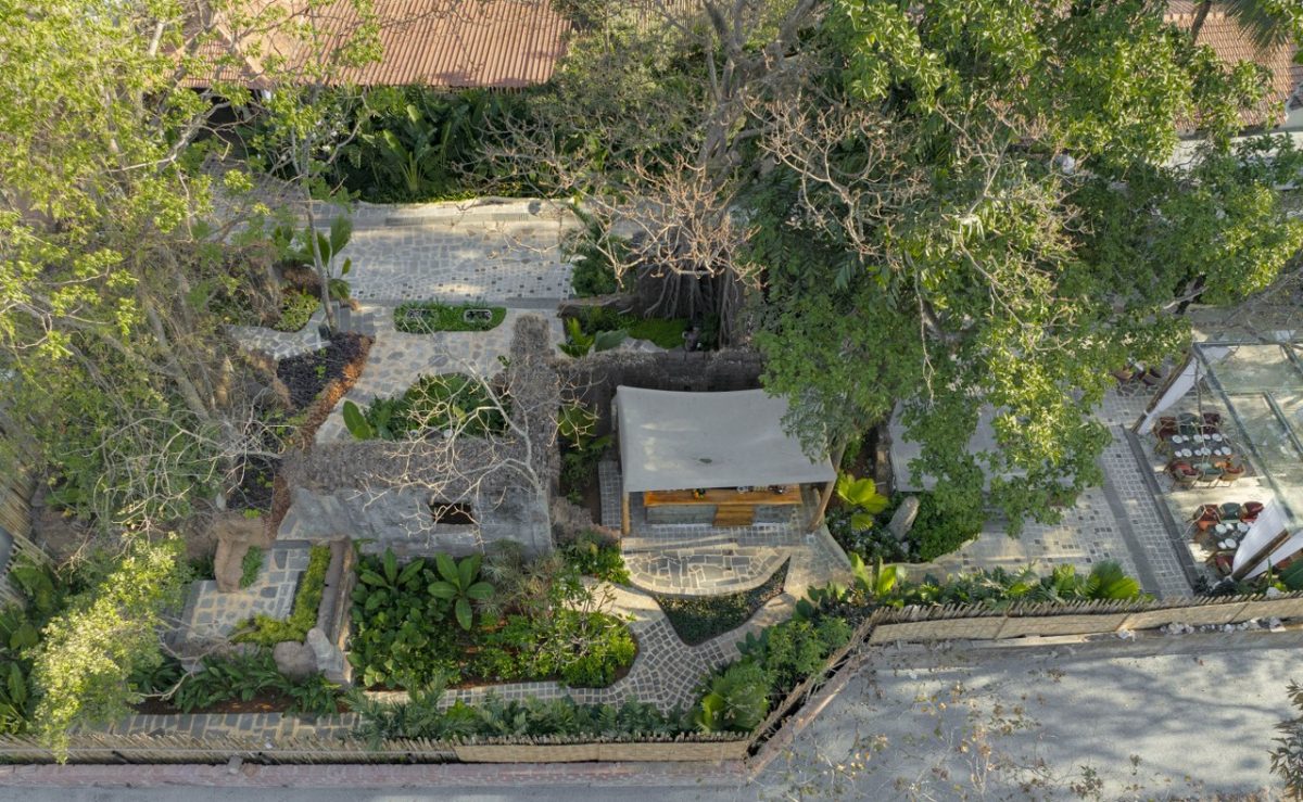 This Restaurant Breathes Life into a 200 Year Old Portuguese Villa ...