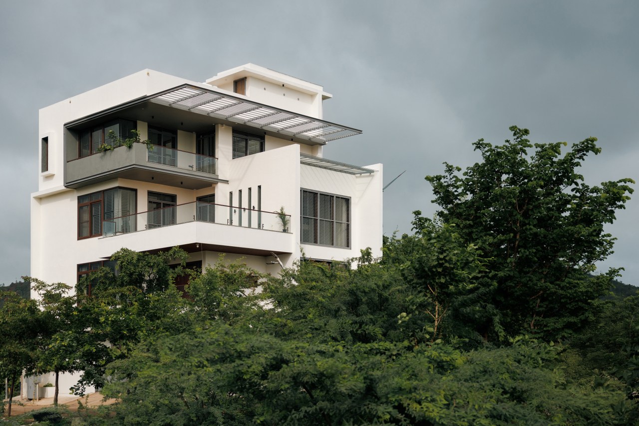 This Terrace House is Amidst the Scenic Hillocks | Studio HC & Akshata ...