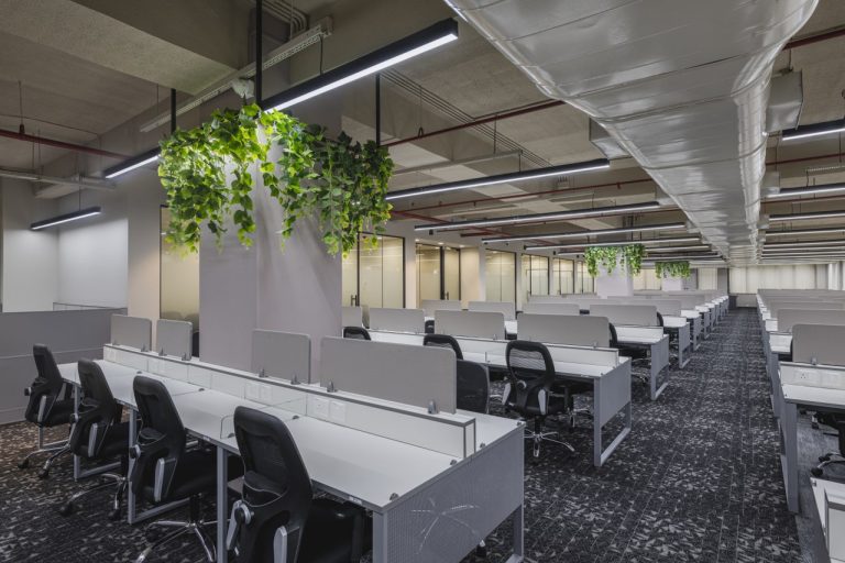 This Office Interior Design Makes Every Visitor Feel Good | Studio ...