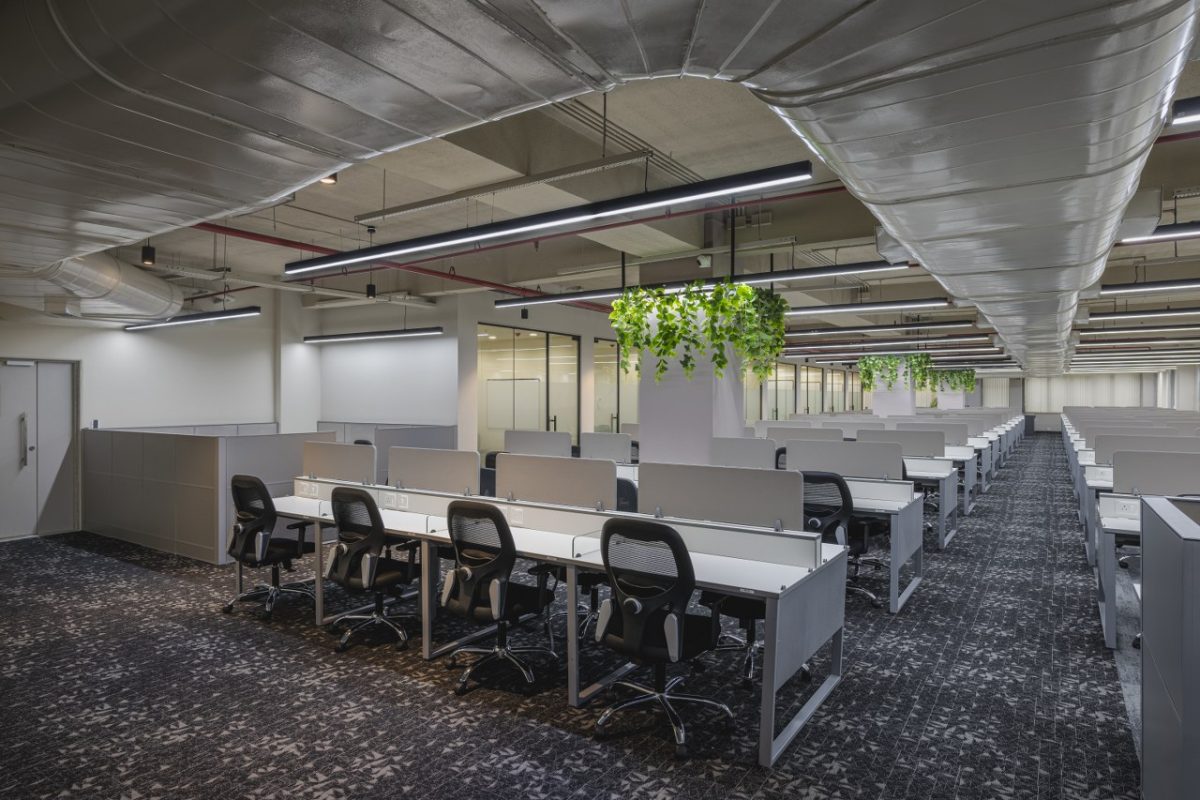This Office Interior Design Makes Every Visitor Feel Good | Studio ...
