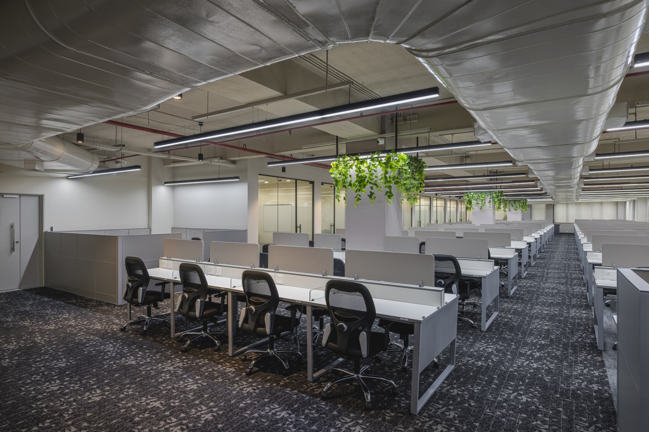 This Office Interior Design Makes Every Visitor Feel Good | Studio ...
