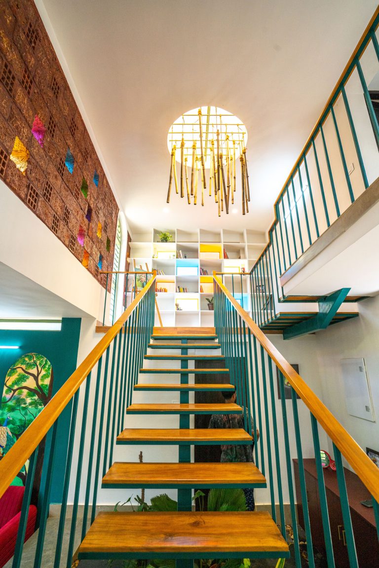 This East Facing Plan Contributes to a Breathable House | Living Earth ...