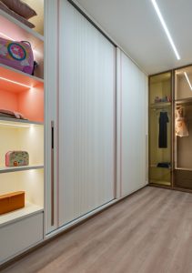 This House Facing South Connects the Family Through Spaces and Levels ...