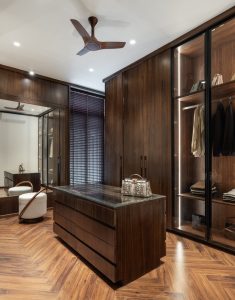 This House Facing South Connects the Family Through Spaces and Levels ...