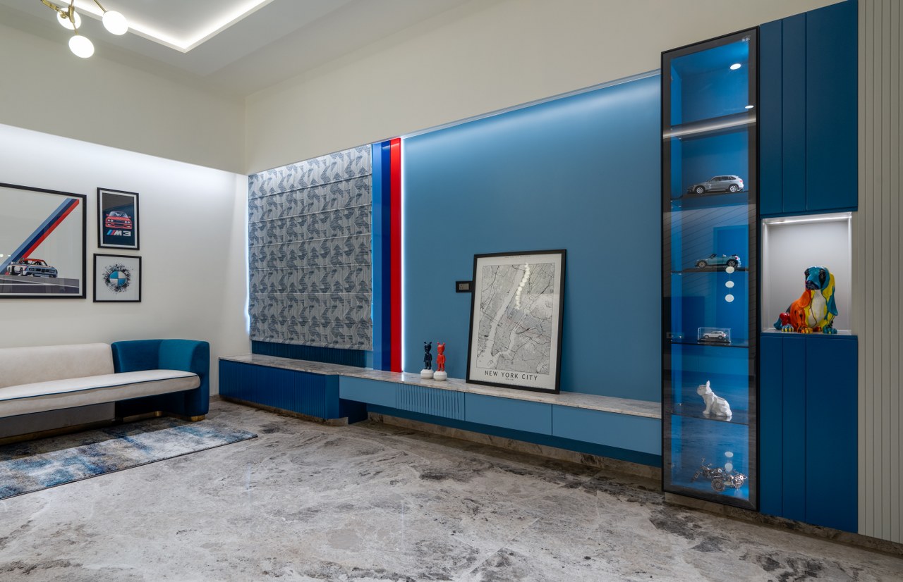 This House Facing South Connects the Family Through Spaces and Levels ...