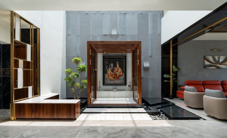 This House Facing South Connects the Family Through Spaces and Levels ...
