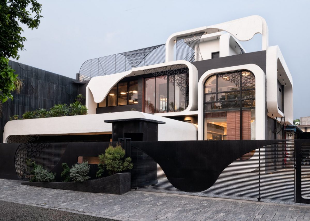 This Fluid Building Transcends the Typical, Rigid Confines of Office ...