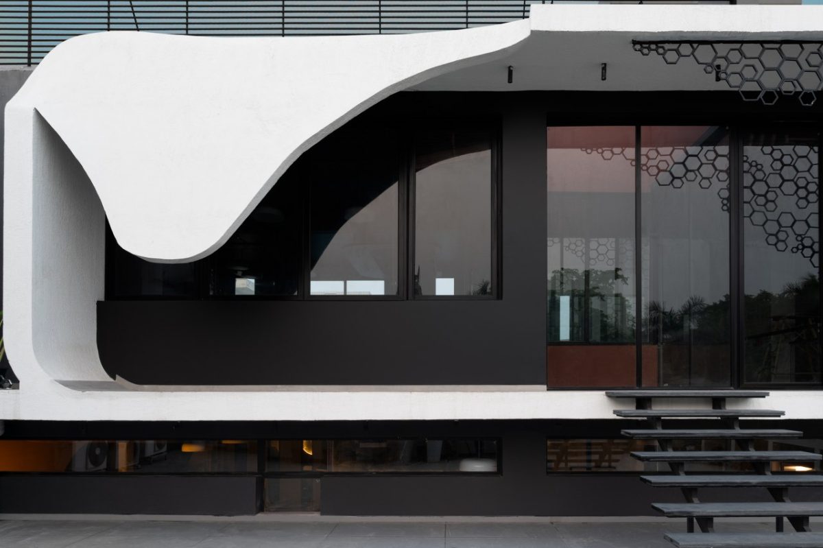 This Fluid Building Transcends the Typical, Rigid Confines of Office ...