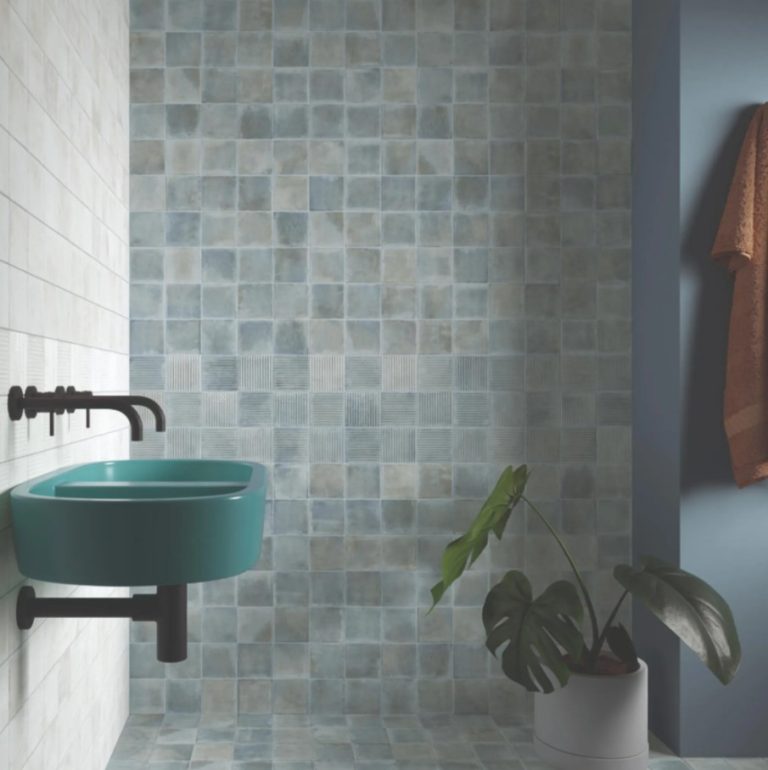 25 Rejuvenating Tile Layout For Bathroom