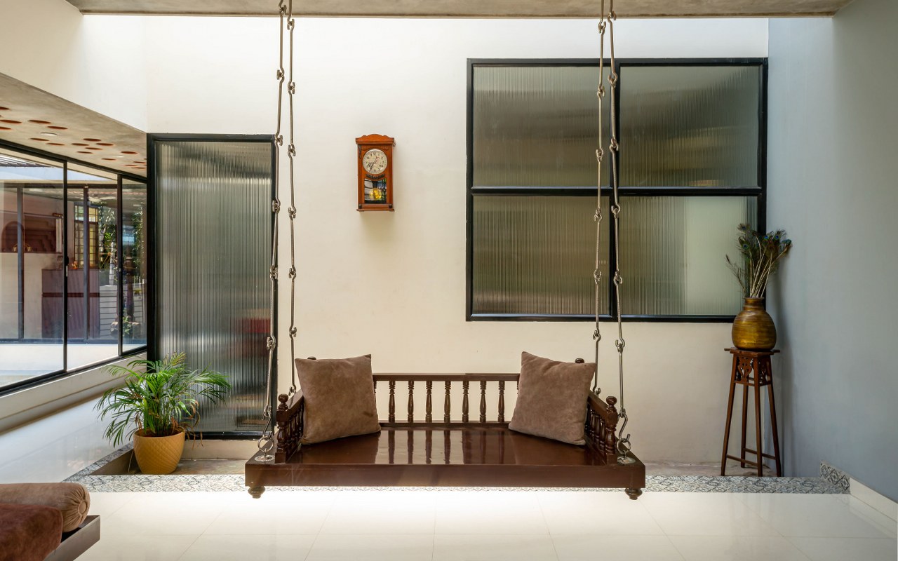 This House With a Traditional Courtyard Fuses Nostalgia with Modernism ...