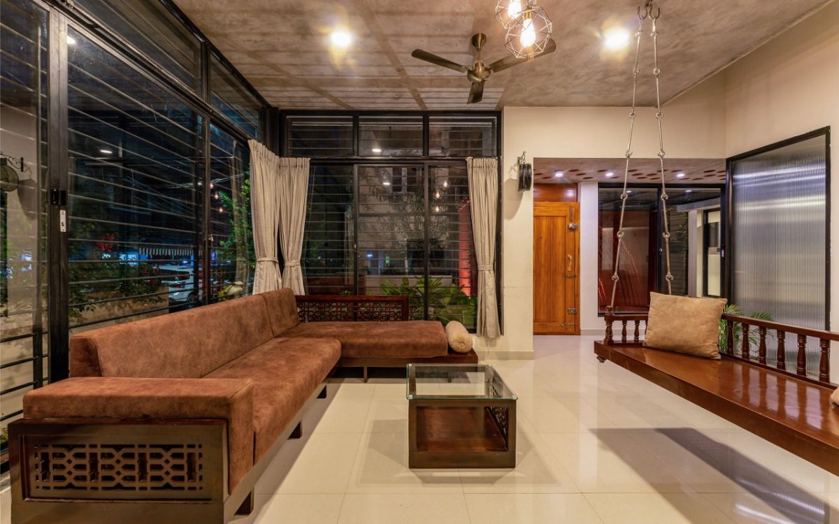 This House With a Traditional Courtyard Fuses Nostalgia with Modernism ...
