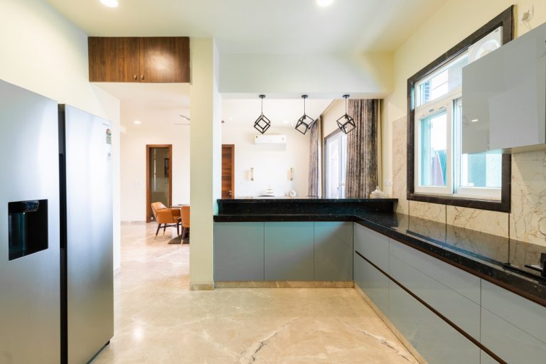 This Ventilated House Seamlessly Blends Indoors With Outdoors ...