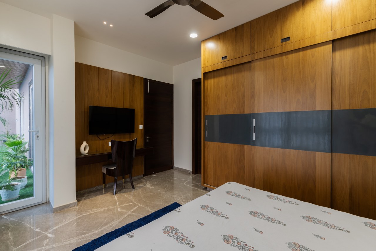 This Ventilated House Seamlessly Blends Indoors With Outdoors ...