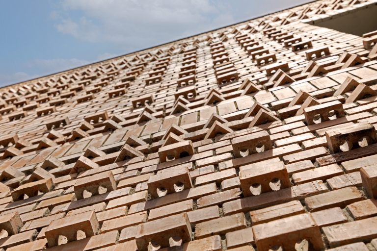 The Brick Design of Studio Chinar Celebrates the Artistic Work of ...