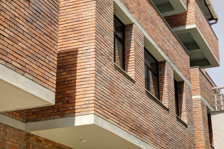 The Brick Design of Studio Chinar Celebrates the Artistic Work of ...