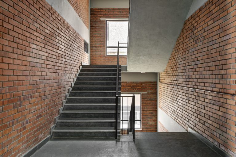 The Brick Design of Studio Chinar Celebrates the Artistic Work of ...