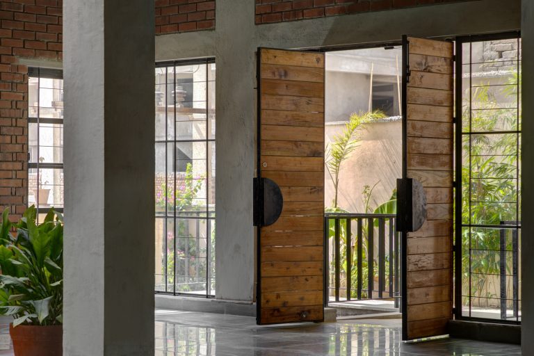 The Brick Design of Studio Chinar Celebrates the Artistic Work of ...