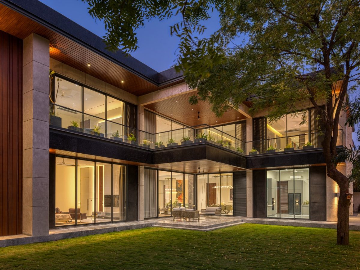 This L-Shaped House Design Captures Refreshing Southwesterly Breeze ...