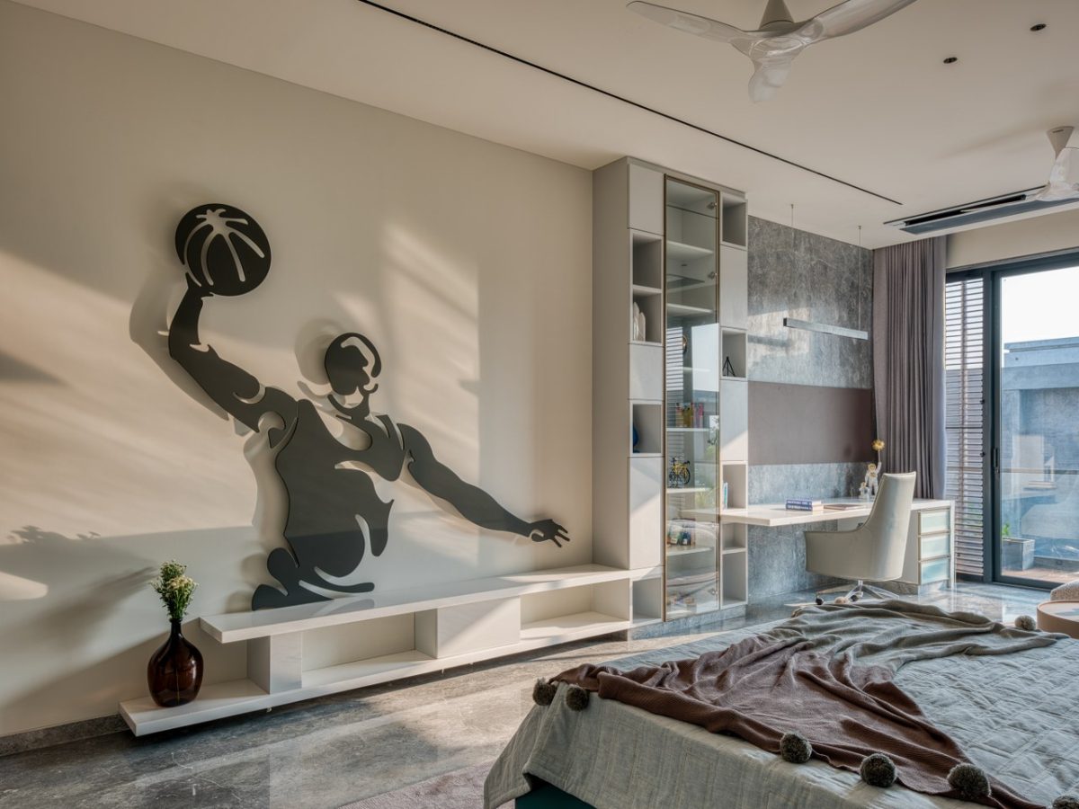 This L-Shaped House Design Captures Refreshing Southwesterly Breeze ...