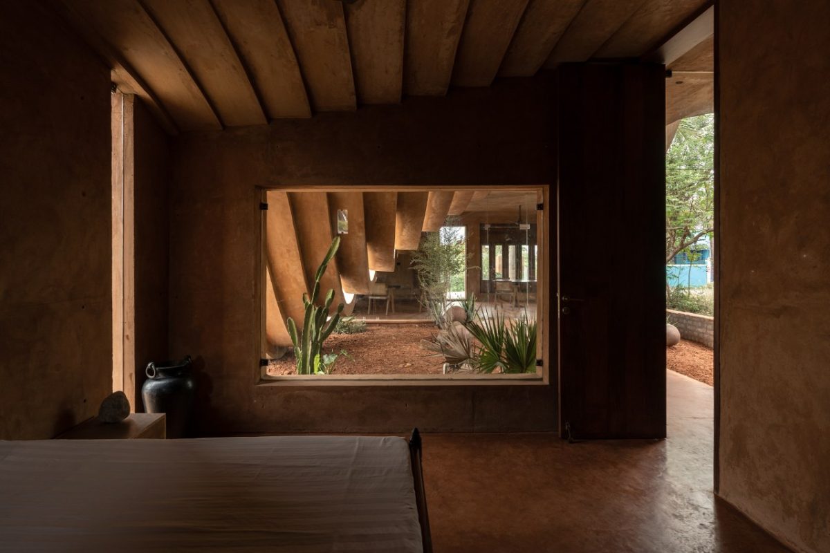 This Modern Mud House is Designed in a Vulnerable Ecosystem | Vy ...