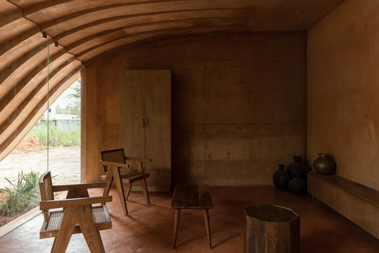 This Modern Mud House is Designed in a Vulnerable Ecosystem | Vy ...