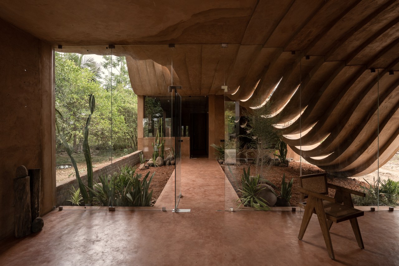 This Modern Mud House is Designed in a Vulnerable Ecosystem | Vy ...