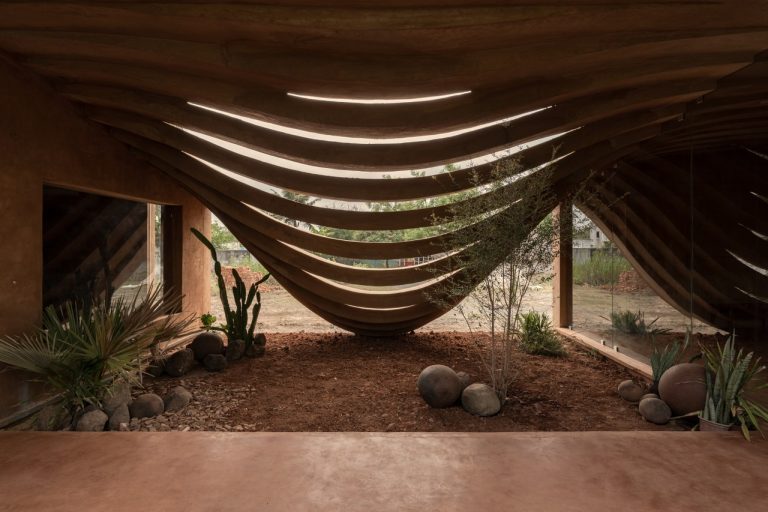 This Modern Mud House is Designed in a Vulnerable Ecosystem | Vy ...