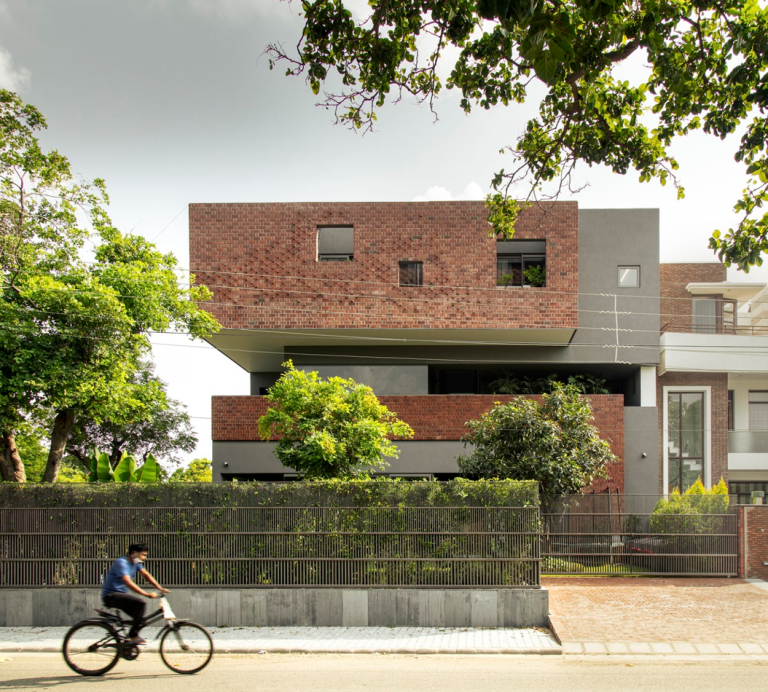 The Brick Wall Patterns Creates An Oasis For Multigenerational Family ...