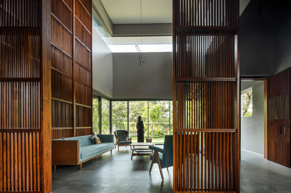 The Brick Wall Patterns Creates An Oasis For Multigenerational Family ...