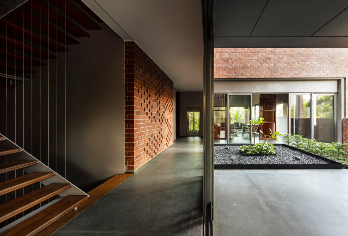The Brick Wall Patterns Creates An Oasis For Multigenerational Family ...