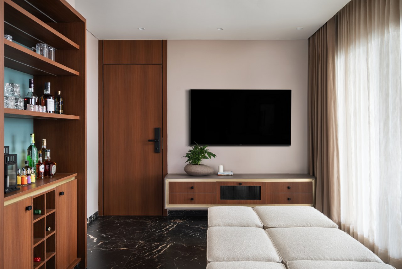 The Bungalow Style House Design Combines Functionality With Understated ...