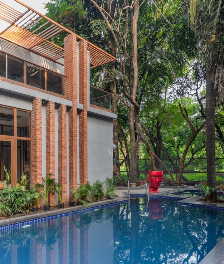 A 2500 Sq. Ft. Clubhouse Design That Deeply Connects To The Earth | The ...