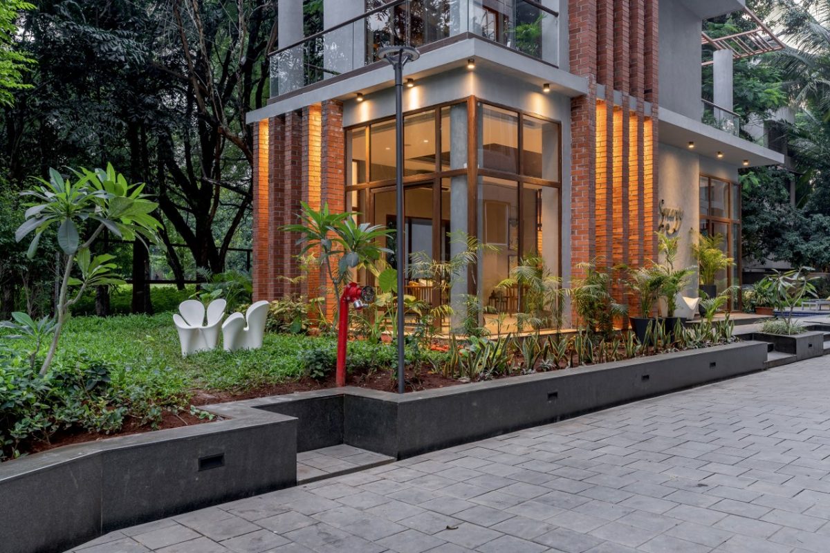 A 2500 Sq. Ft. Clubhouse Design That Deeply Connects To The Earth | The ...