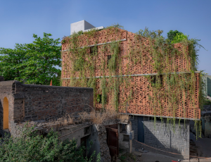 This Courtyard House Design Draws Inspiration From Vernacular ...