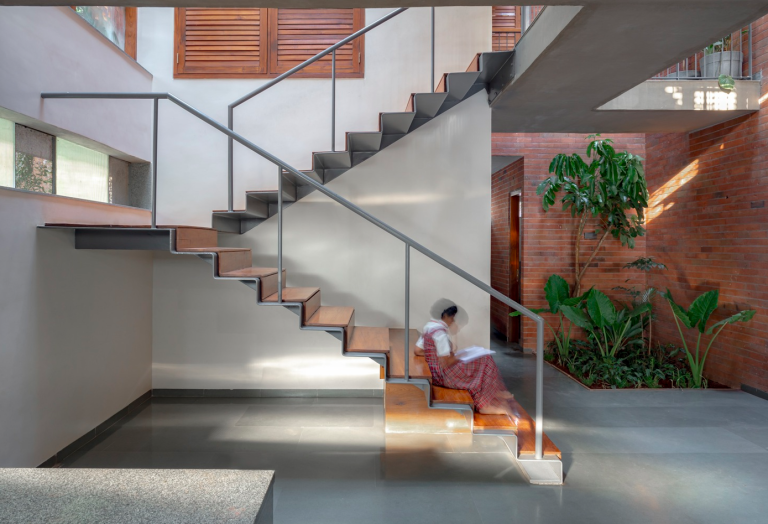 This Courtyard House Design Draws Inspiration From Vernacular ...